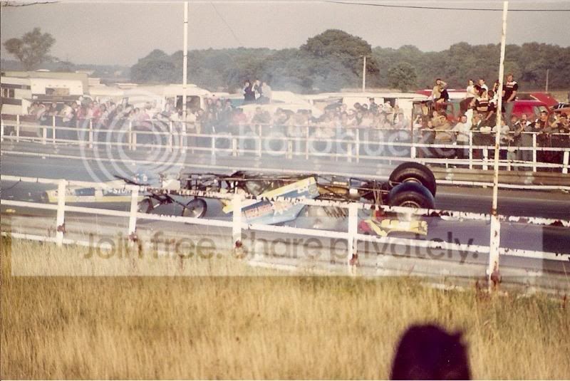 crash at the pod | Rods 'n' Sods - UK Hot Rod & Street Rod Forums
