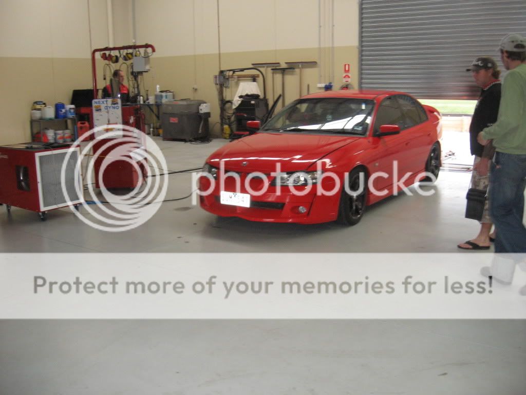 Red VY HSV Clubsport